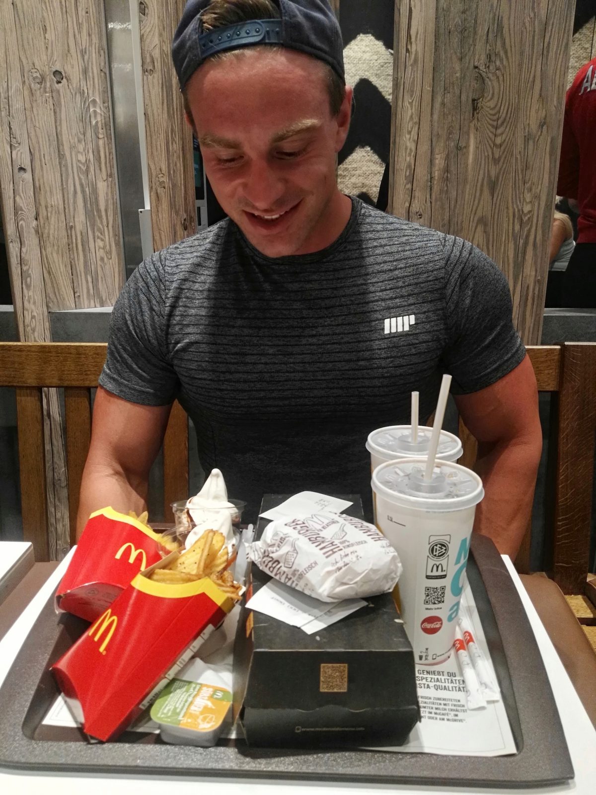 Warum macht Fast Food dick und ist ungesund? | Fit mit Pascal